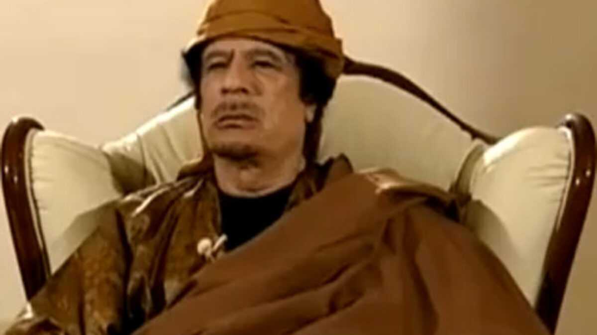 Libye: Kadhafi va-t-il quitter le pouvoir?