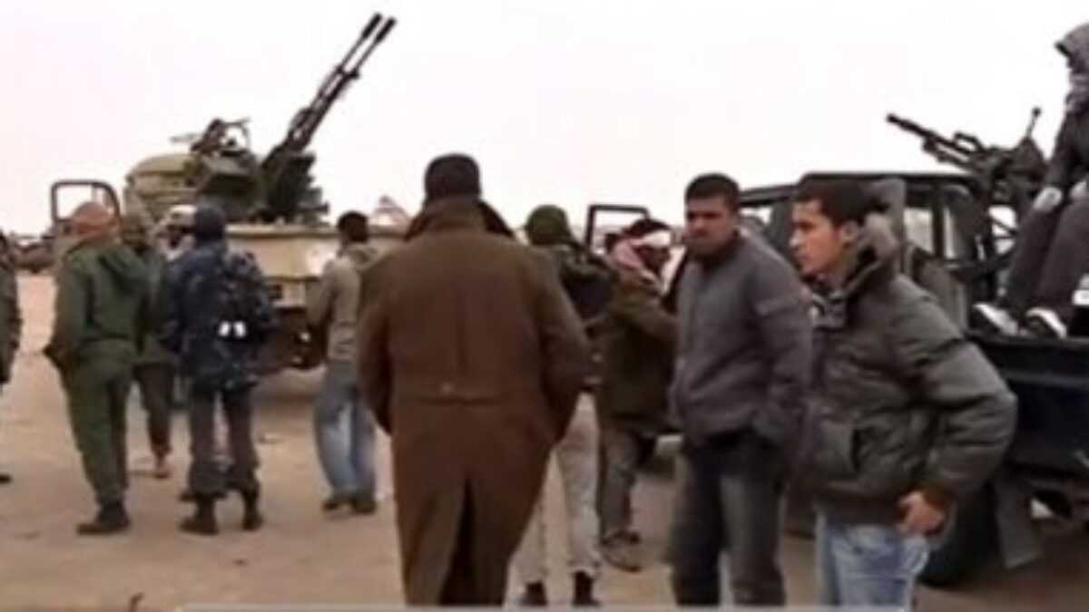 Libye : Benghazi à la portée des forces pro-Kadhafi