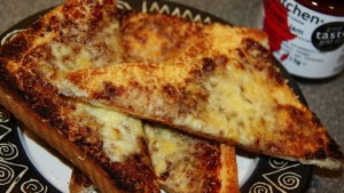 Pain grillé au fromage, baobab et piment