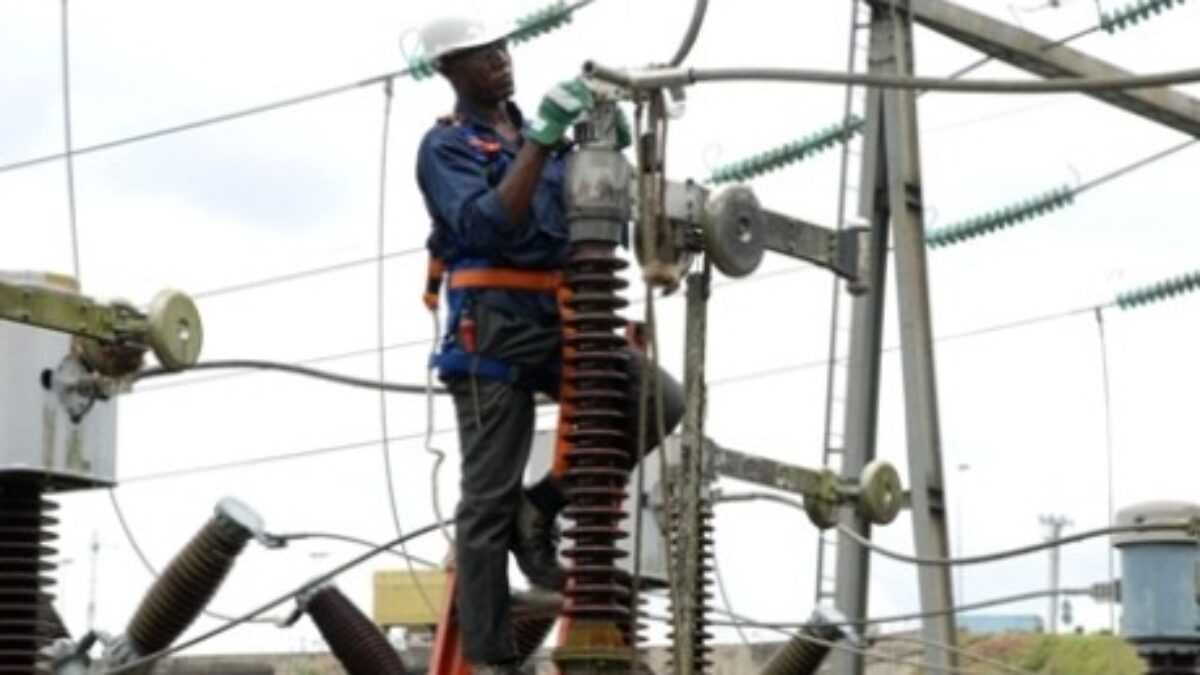 Gabon : l'Etat veut réduire les 22 milliards FCFA dépensés en eau et ...