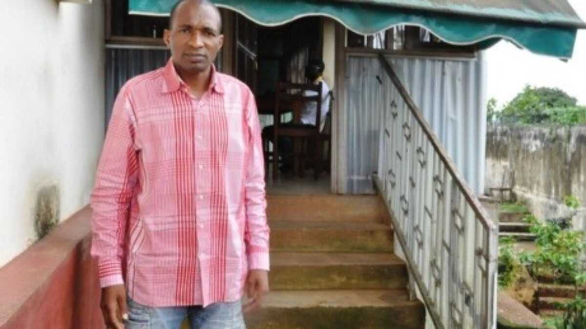 Les premiers instants de liberté de Michel Atangana à Paris