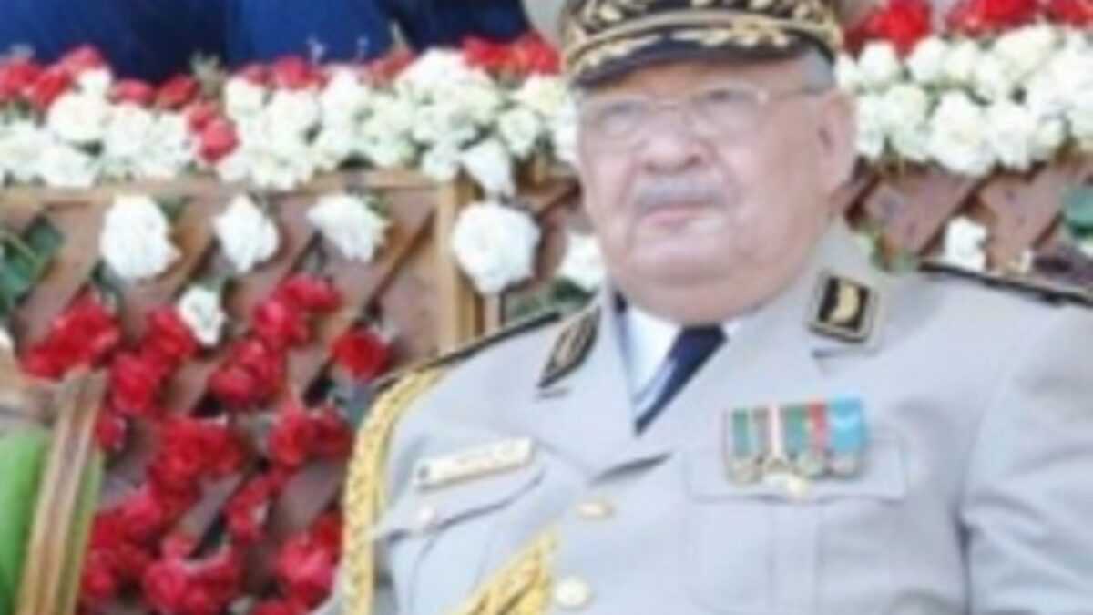 Algérie : le général Hassan, ancien chef de la lutte contre le ...