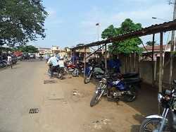 Bénin : devenir "Zémidjan", dernière solution face au chômage de masse