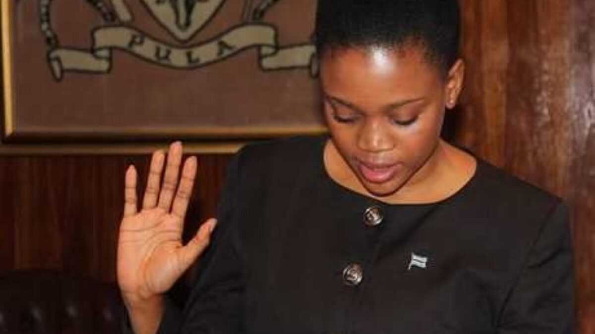 L'Afrique veut plus de Ministres comme Bogolo Joy Kenewendo
