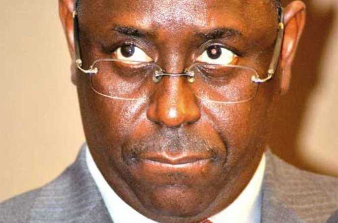 "Covid" de feu, Macky Sall fait mâter du Sénégalais : coups de pied ...