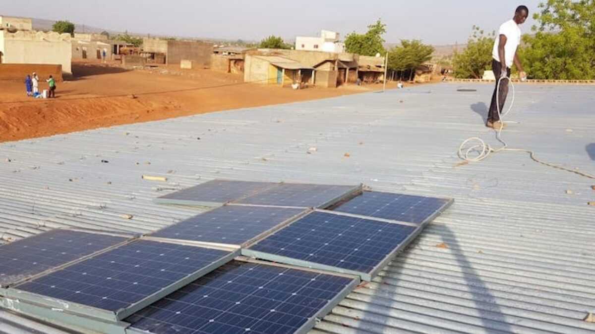 Ghana : le toit de Miniplast à Accra recevra une centrale solaire