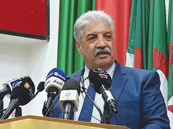 Quand l'Algérie refuse d'accorder des bourses d'études à ses bacheliers Quand l'Algérie refuse d'accorder des bourses d'études à ses bacheliers