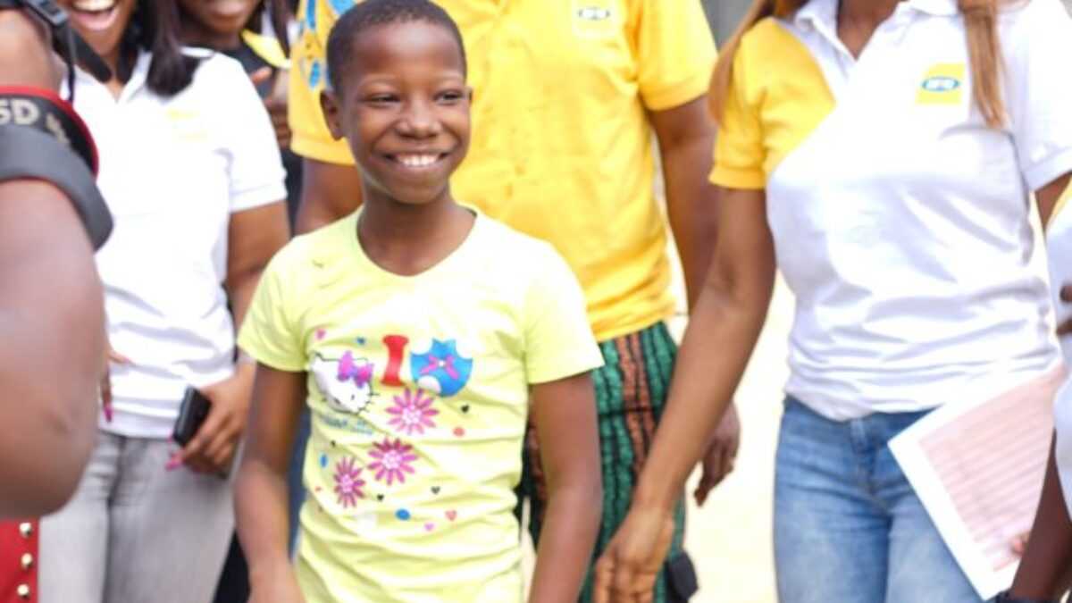 Emmanuella raconte comment elle allie la comédie et les études