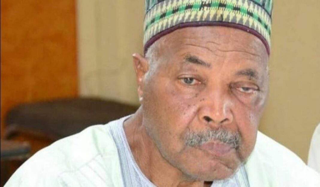 Ancien Premier ministre du Cameroun, qui était Simon Achidi Achu