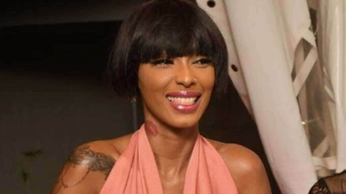 Le mannequin Sadia dévoile sa marque de cosmétique au monde