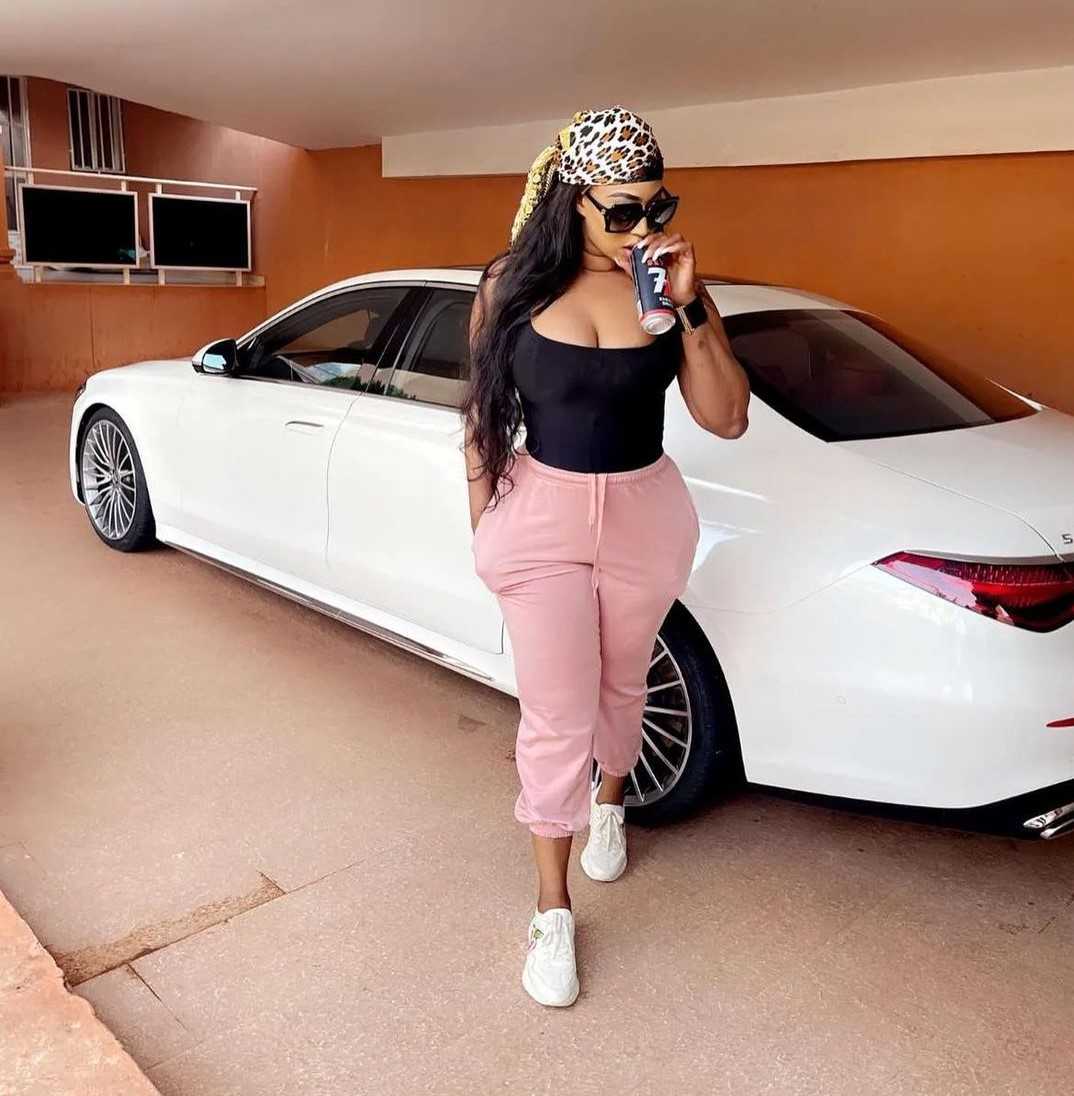 Diaba Sora : la Kim Kardashian malienne enflamme la Toile