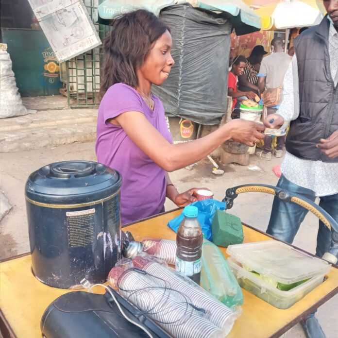 Rencontre avec Ndèye Amy Sène, vendeuse de boisson chaude à Dakar