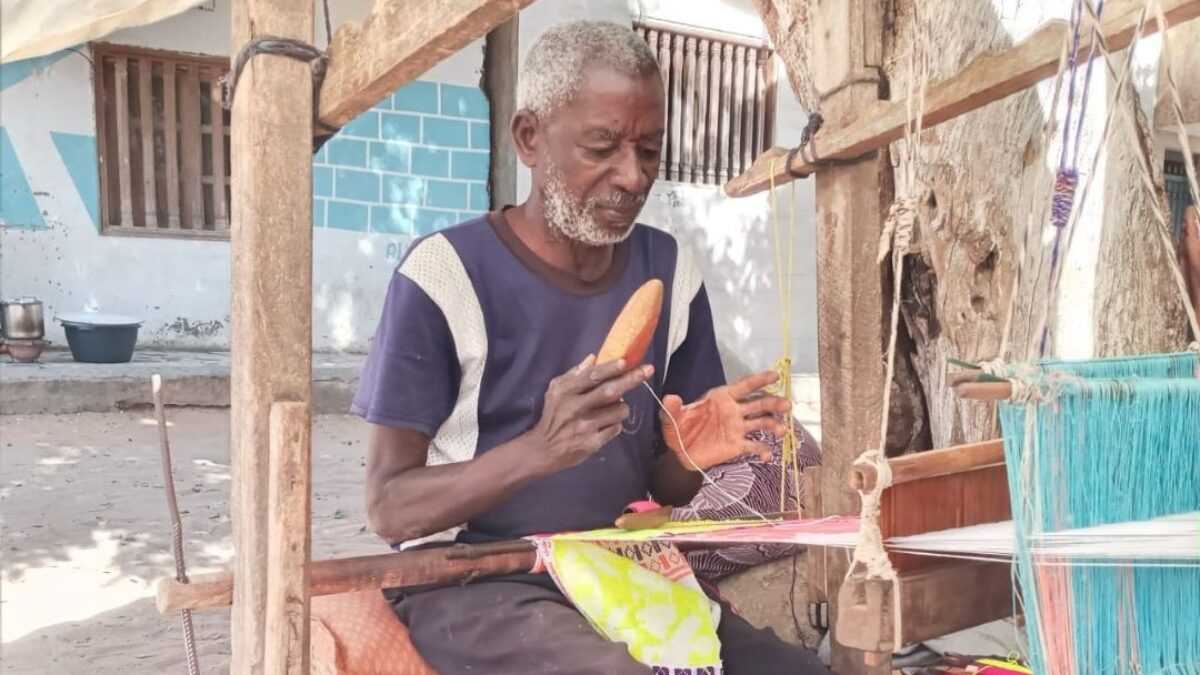 Tisserands d'Afrique : les gardiens d'un patrimoine textile