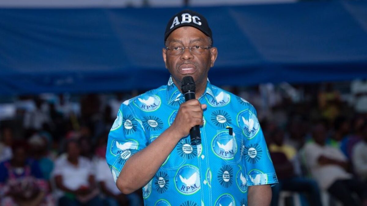 Gabon, Présidentielle : Alexandre Barro Chambrier investi candidat d ...