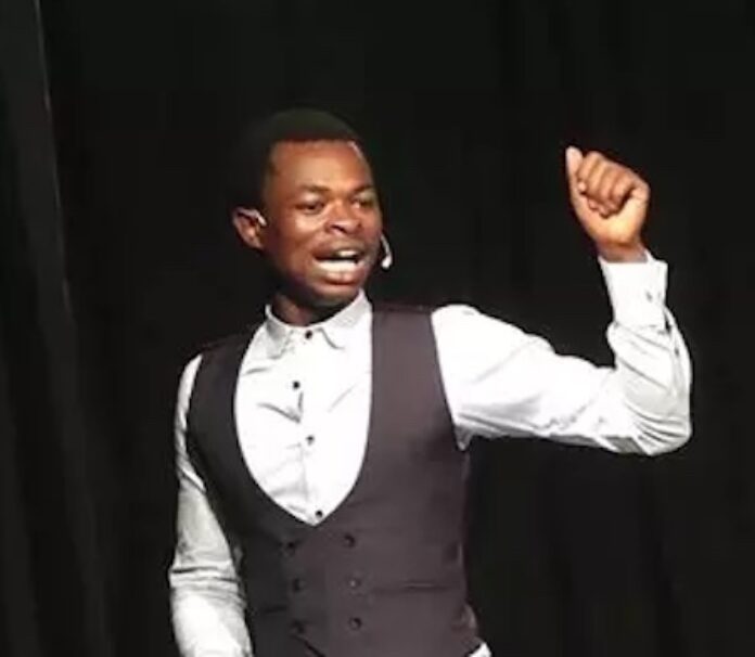L'humoriste camerounais Ulrich Takam triomphe à Paris