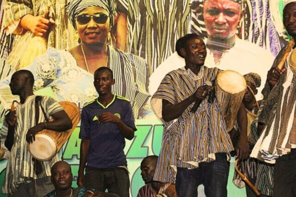 Le Dondo, le tambour parlant du Ghana